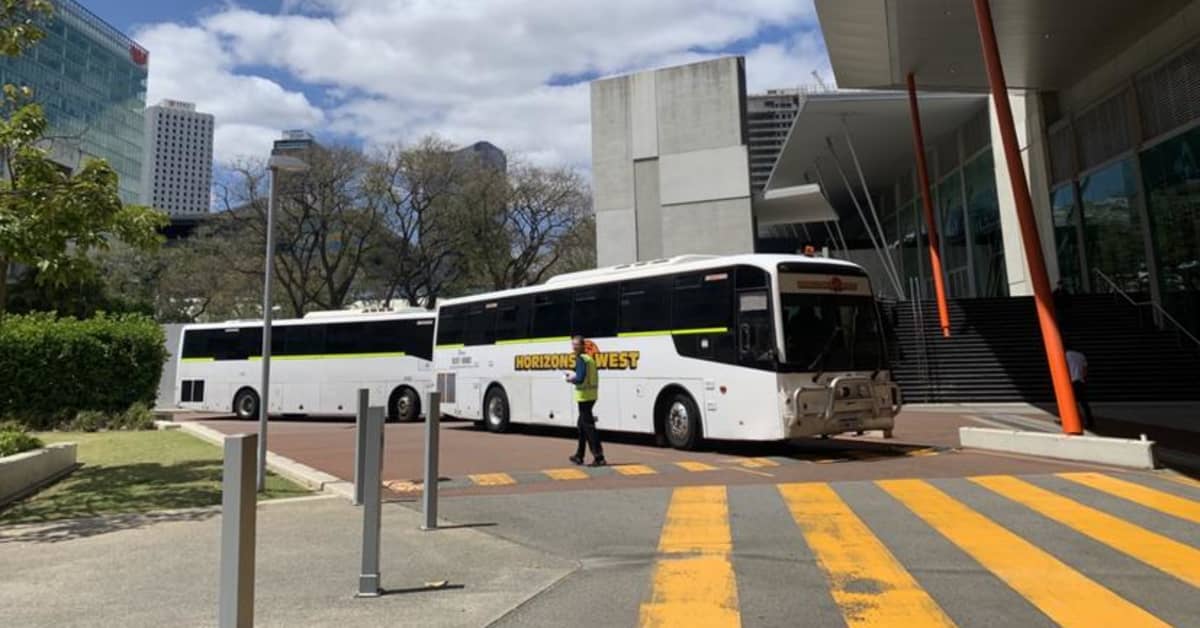 Bus loads of nurses arrive in CBD for mass union meeting