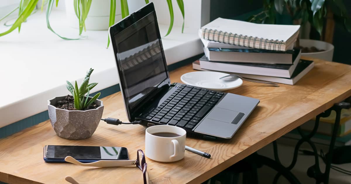 Top 3 Ways To Make A Small Office Seem Larger Top 3 Ways To Make A Small Office Seem Larger