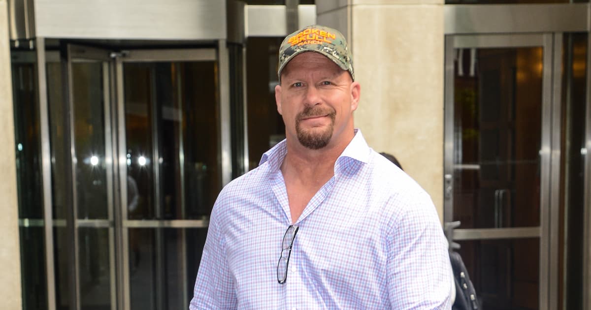 Steve Austin Credits WWE HOFer For Helping Put Him On The Map