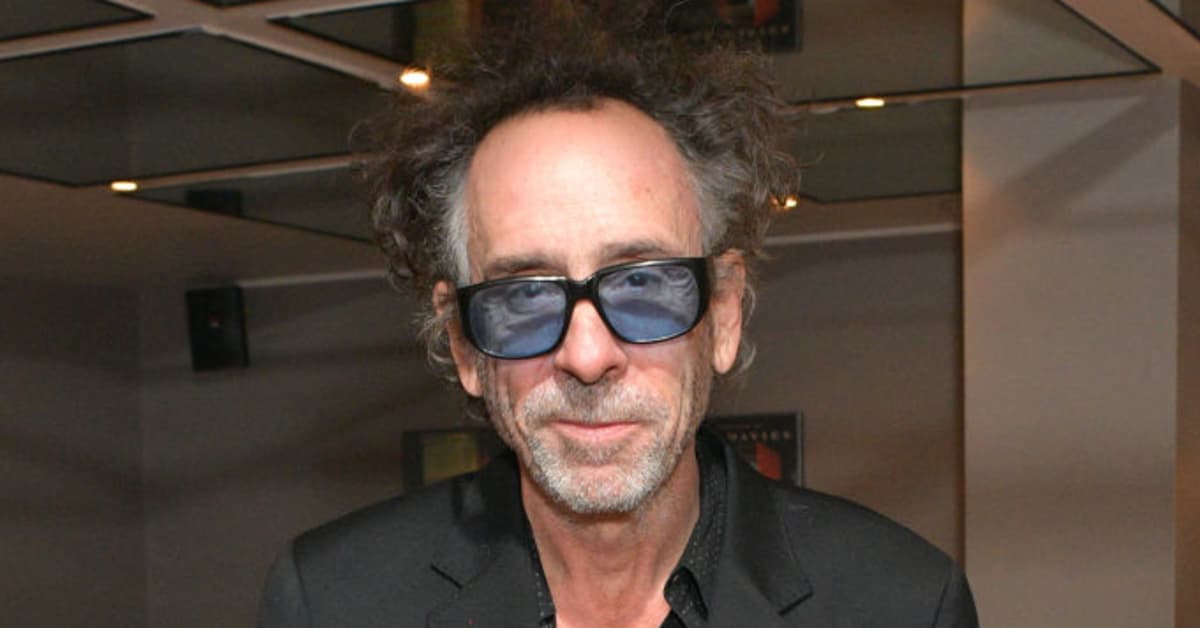 Steven Spielberg Almost Had Tim Burton Direct The Twisted Holiday Classic Gremlins