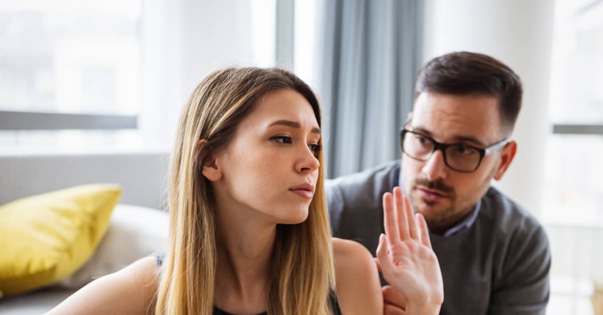 What To Know About The Spider-Webbing Dating Trend